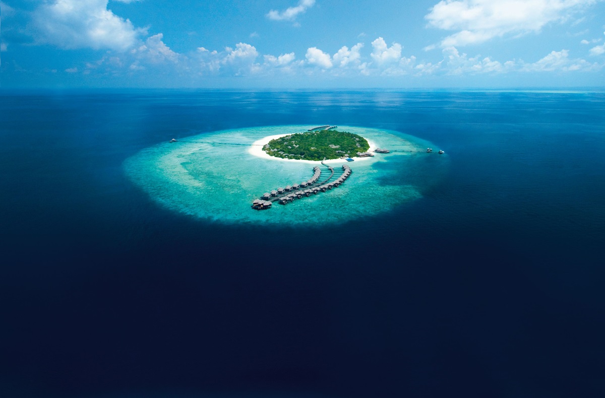 Insider guide: Why fly to the Maldives’ remotest atolls? • Manta Media ...